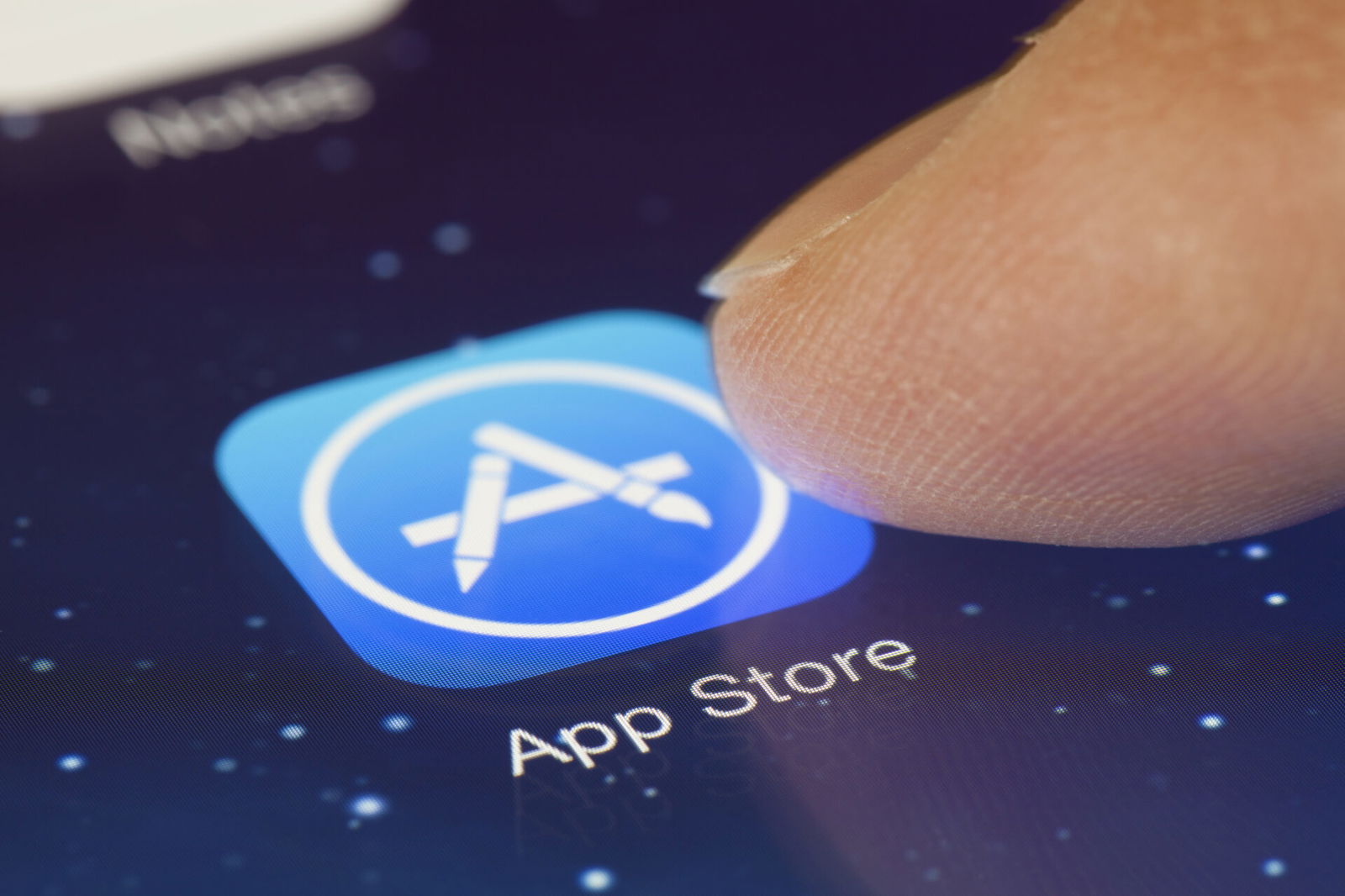 3 Ways To Install Older Versions Of Apps On An Older IPhone