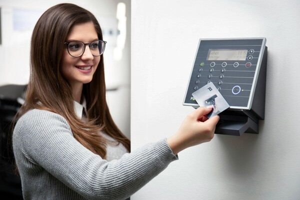 Why Your Office Should Consider Using Keycards